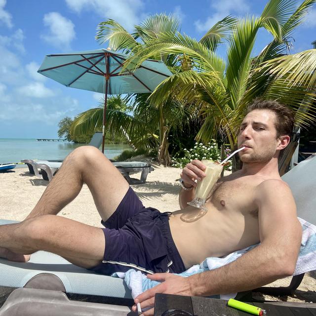 Alexis Neustatter and Alex de Montebello's Wedding Registry on Zola