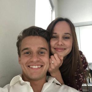 Bailey Lipscomb and Victor Garate's Wedding Registry on Zola