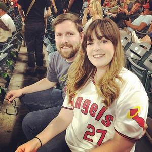 Darcy Mahoney and Jeffrey Henson's Wedding Registry on Zola
