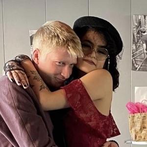 Declan McBride and Alexis Tachiquin's Wedding Registry on Zola