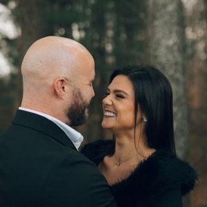 Elizabeth Vivelo and Jesse Pipkin's Wedding Registry on Zola