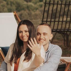 Emma Schwalbe and Robert Pohlman's Wedding Registry on Zola