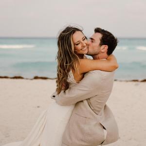 Erin Calligan and Garrett Ott's Wedding Registry on Zola