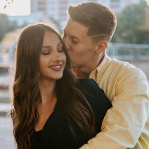 Hayley Graybill and Brandon Hargis's Wedding Registry on Zola