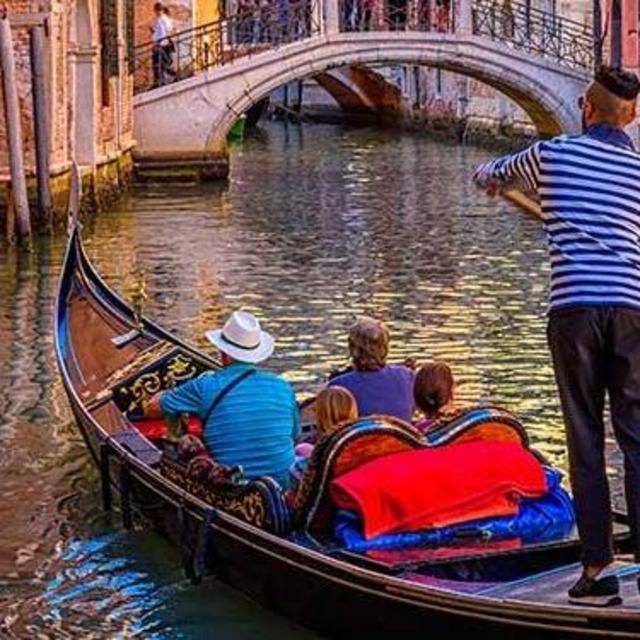 Sara Kushinsky and Greg Boncek's Wedding Registry on Zola