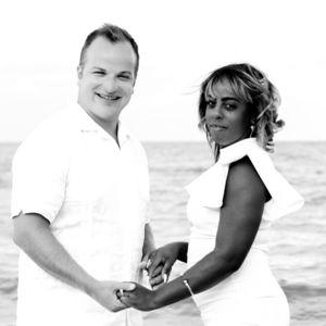 Jack Cowley and Sandra Suarez's Wedding Registry on Zola