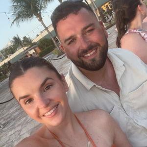 Jane Enos and Zach Perry's Wedding Registry on Zola