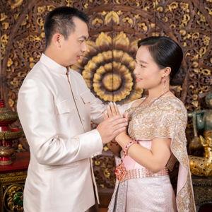 Jerry Vang and Maria Her's Wedding Registry on Zola