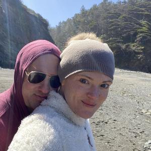 Joy Whitlock and Benjamin Russell's Wedding Registry on Zola