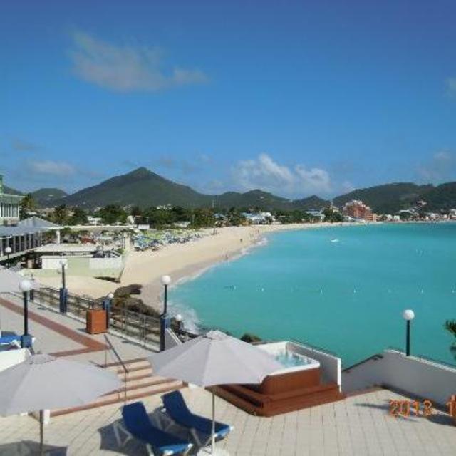 Kristen Henkel and Jonah Farr's Wedding Registry on Zola