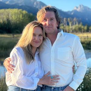 MacKenzie Hartung and Kyle Telles's Wedding Registry on Zola