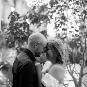 Laura Koon and Tim Jones's Wedding Registry on Zola