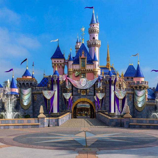 Maria Tejada Ramos and Molly Yoon's Wedding Registry on Zola