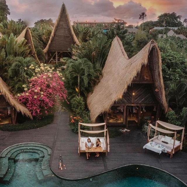 Nicoyia Hurt and Mario Mottley's Wedding Registry on Zola