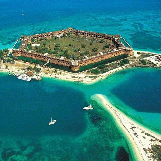 Stephanie Moffett-Hugg and Nicholas Bentz's Wedding Registry on Zola