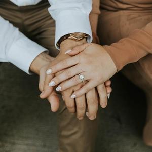 Nicole Kinney and Kevin Molnar's Wedding Registry on Zola