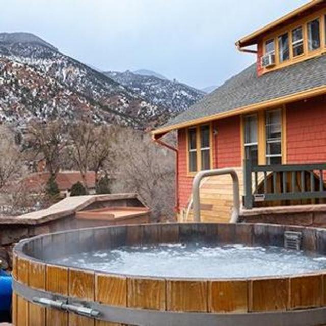 Holly Hawkins and Raymond Estep's Wedding Registry on Zola