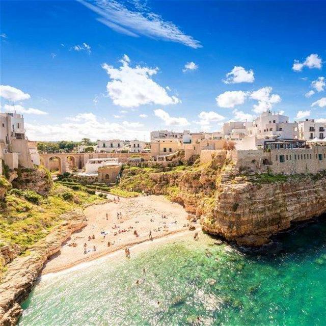 Ryan McGavin and Anouk Poissonneau's Wedding Registry on Zola