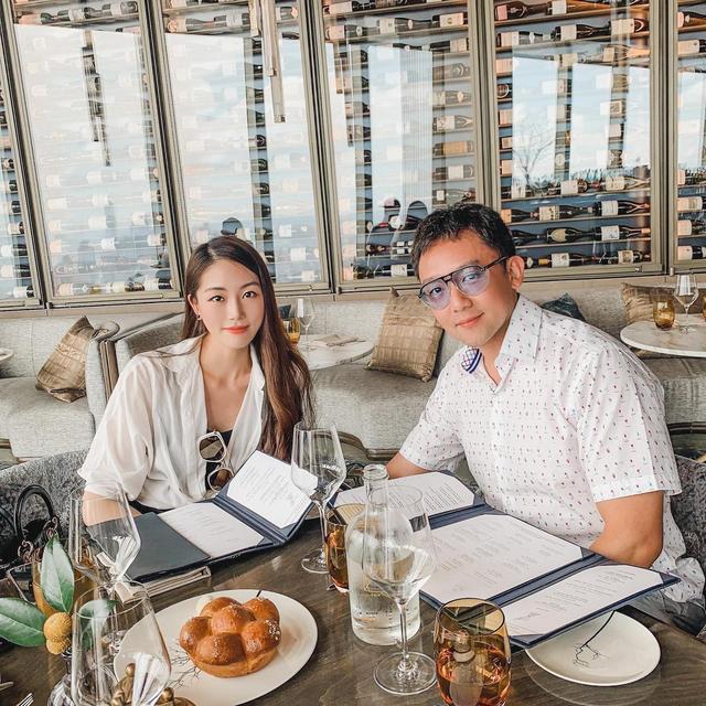 Hee Jin Kim and Sean Koh's Wedding Registry on Zola