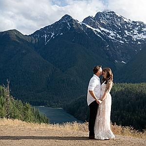 Sasha Leila Sleiman and Jesse Lee Moyer's Wedding Registry on Zola