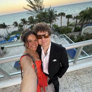 Valerie Niemiec and Ari Gamerman's Wedding Registry on Zola