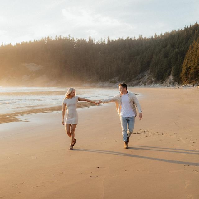 Ariel Fritz and Justin Wakem's Wedding Registry on Zola